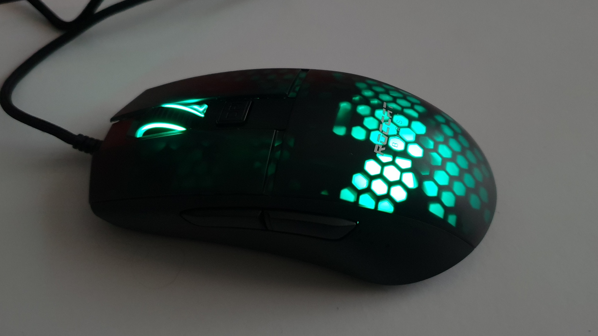 Leichte Gaming Maus für Speed-Fans - Roccat Burst Pro im Test