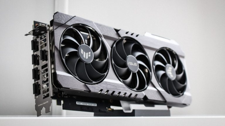 Player exchanges expensive graphics card in gaming PC, hears strange ...