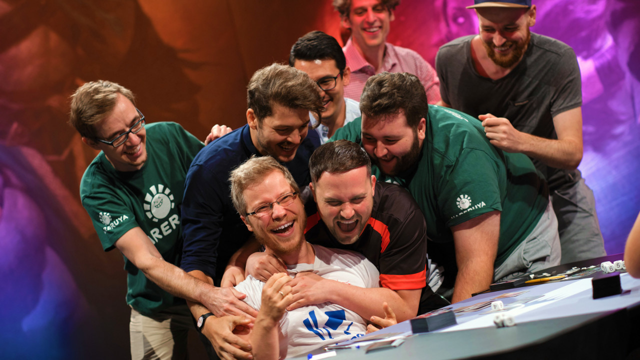 From the playground to the championship: professional player reports on ...