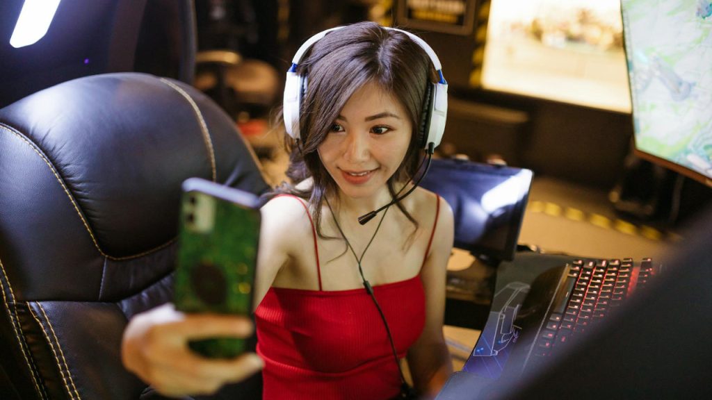 13-year-old steals 40,000 euros from her parents to donate to streamers ...