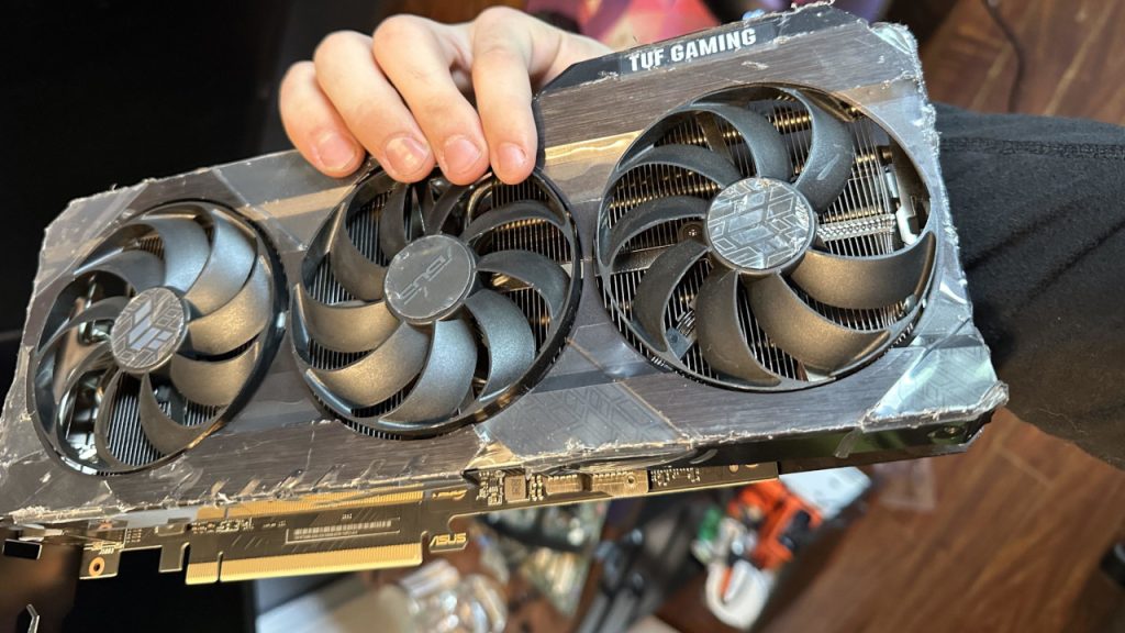 Player fears for his graphics card, but a setting prevents him from ...